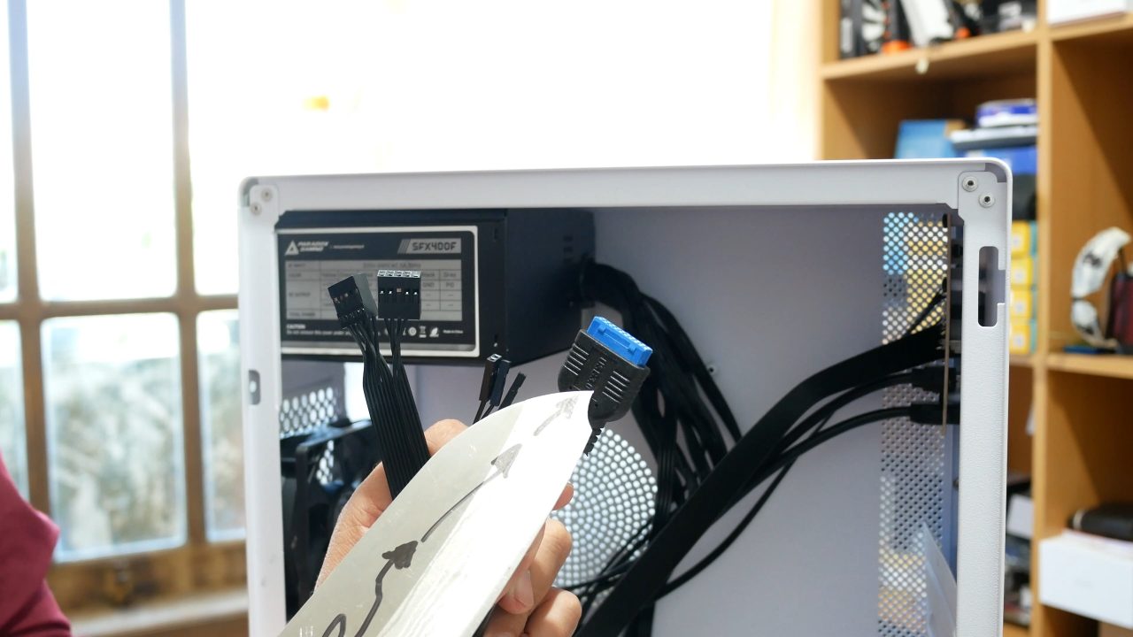 Review Case Paradox Gaming Luxy, Serupa Tapi Tak Sama - TigaGame